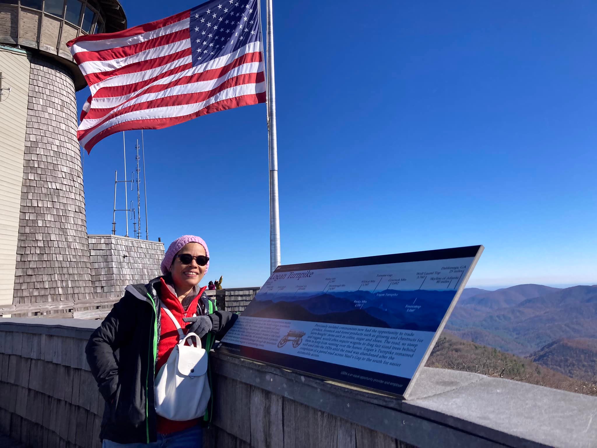 เรื่องของหมูที่ไม่หมู - TWNE